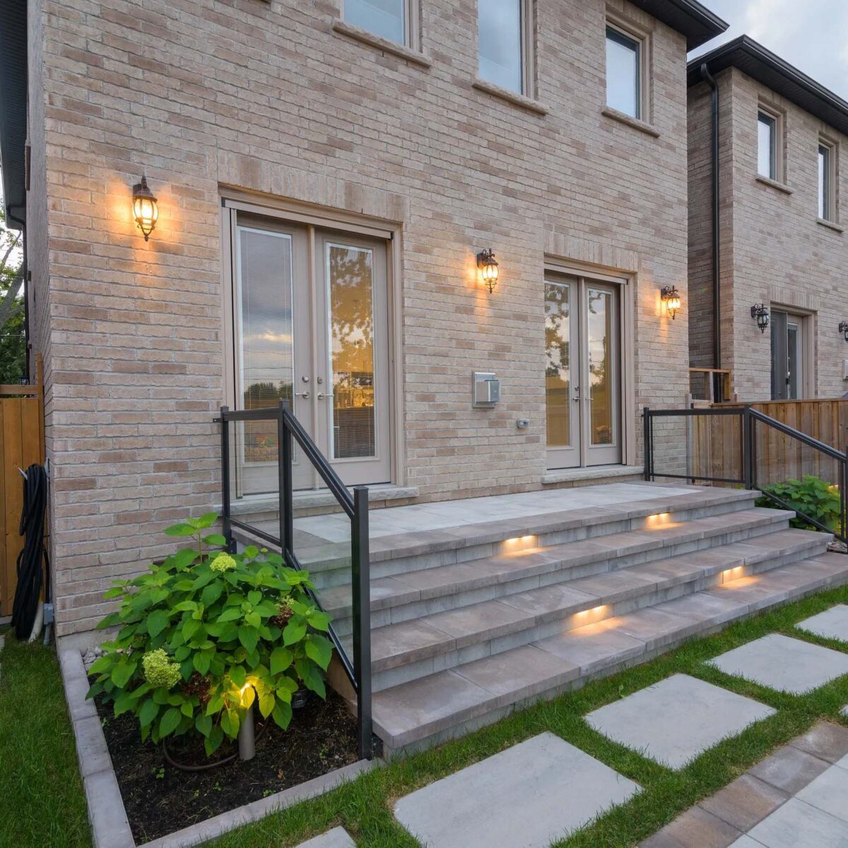 Small Swimming Pool & Pathway Design for Backyard - Land-con