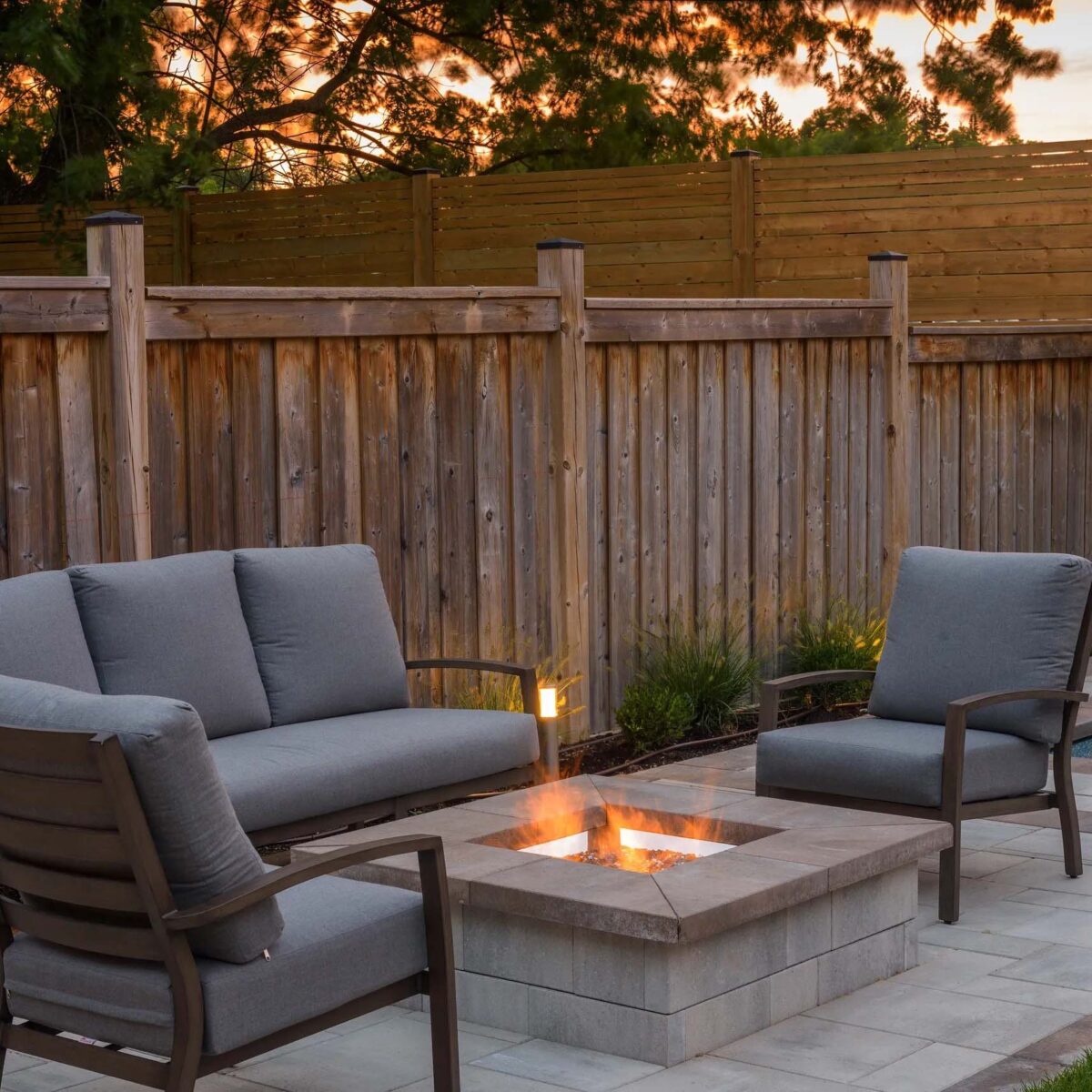 Small Swimming Pool & Pathway Design for Backyard - Land-con