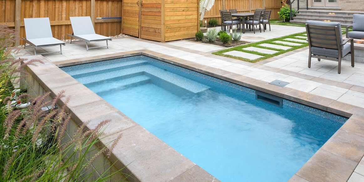 Top 5 Benefits of Backyard Swimming Pool Landscaping